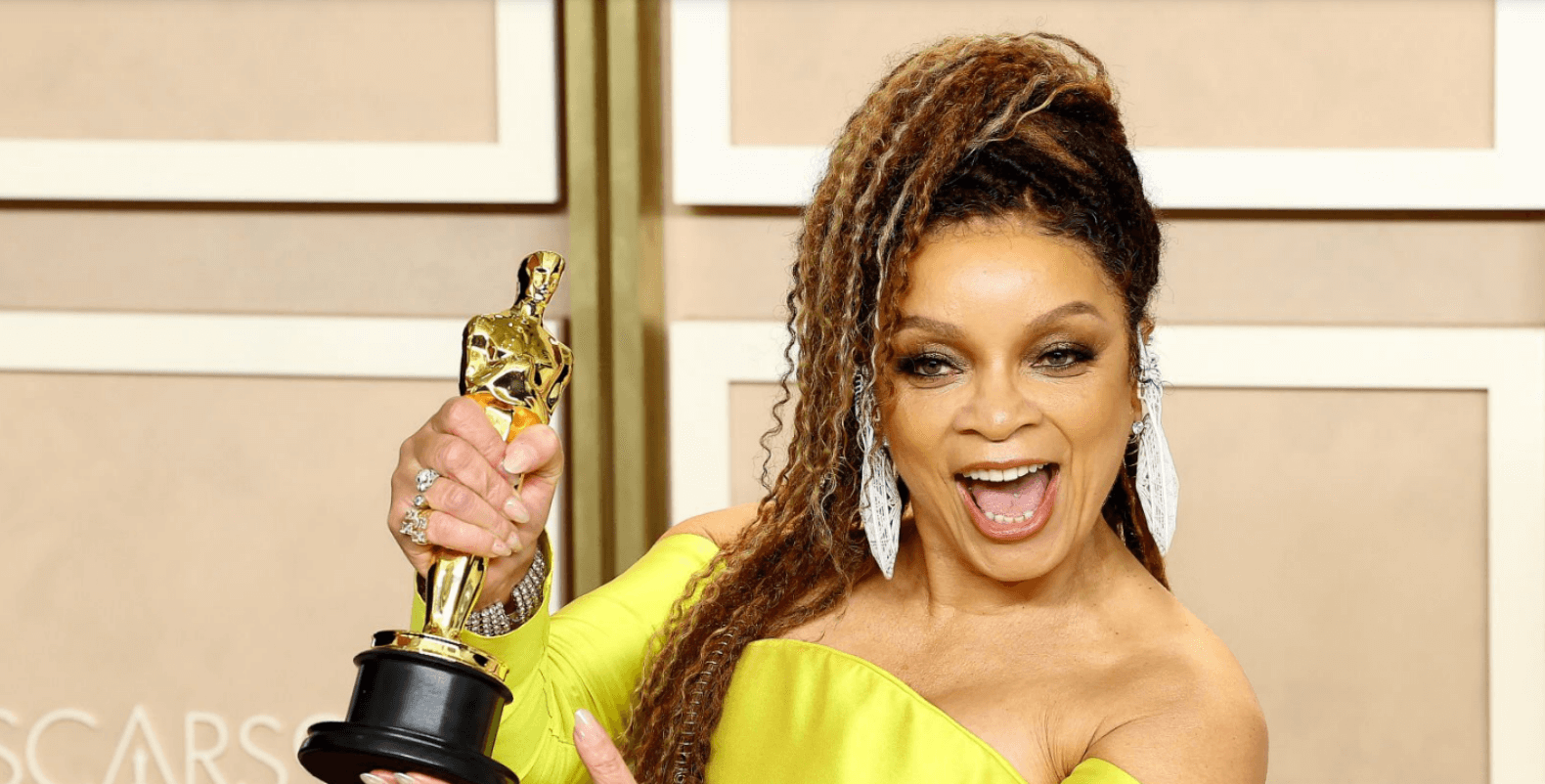 Figurinista Ruth E. Carter é a primeira mulher negra a ganhar mais de ...